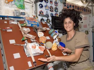 Astronauten vanuit ISS na maanden onderweg terug naar aarde ...