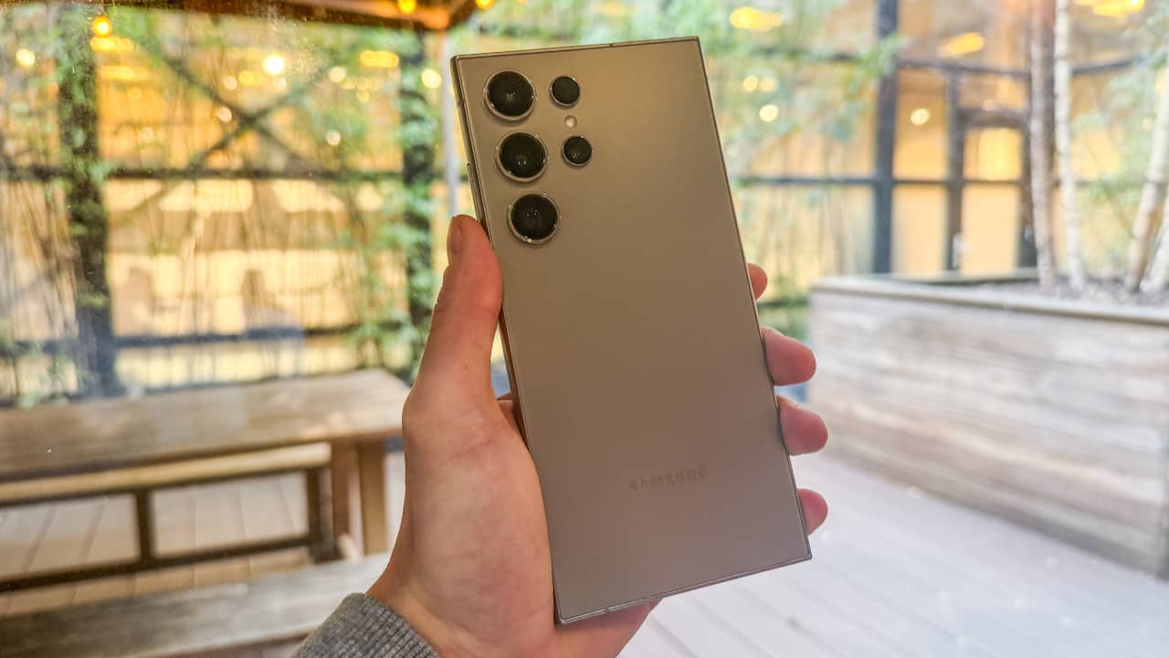 Samsung zet met nieuwe Galaxy-telefoon volle bak in op kunstmatige ...