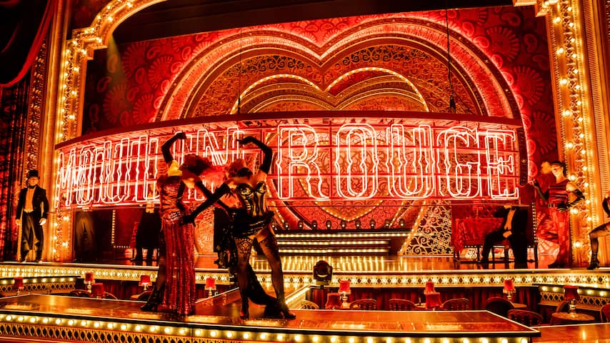 Recensieoverzicht Moulin Rouge!: 'Een geweldige traktatie' | Boek ...