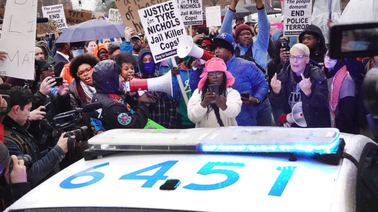 Amerikaanse agenten veroordeeld voor fatale mishandeling van zwarte verdachte | Buitenland | NU.nl