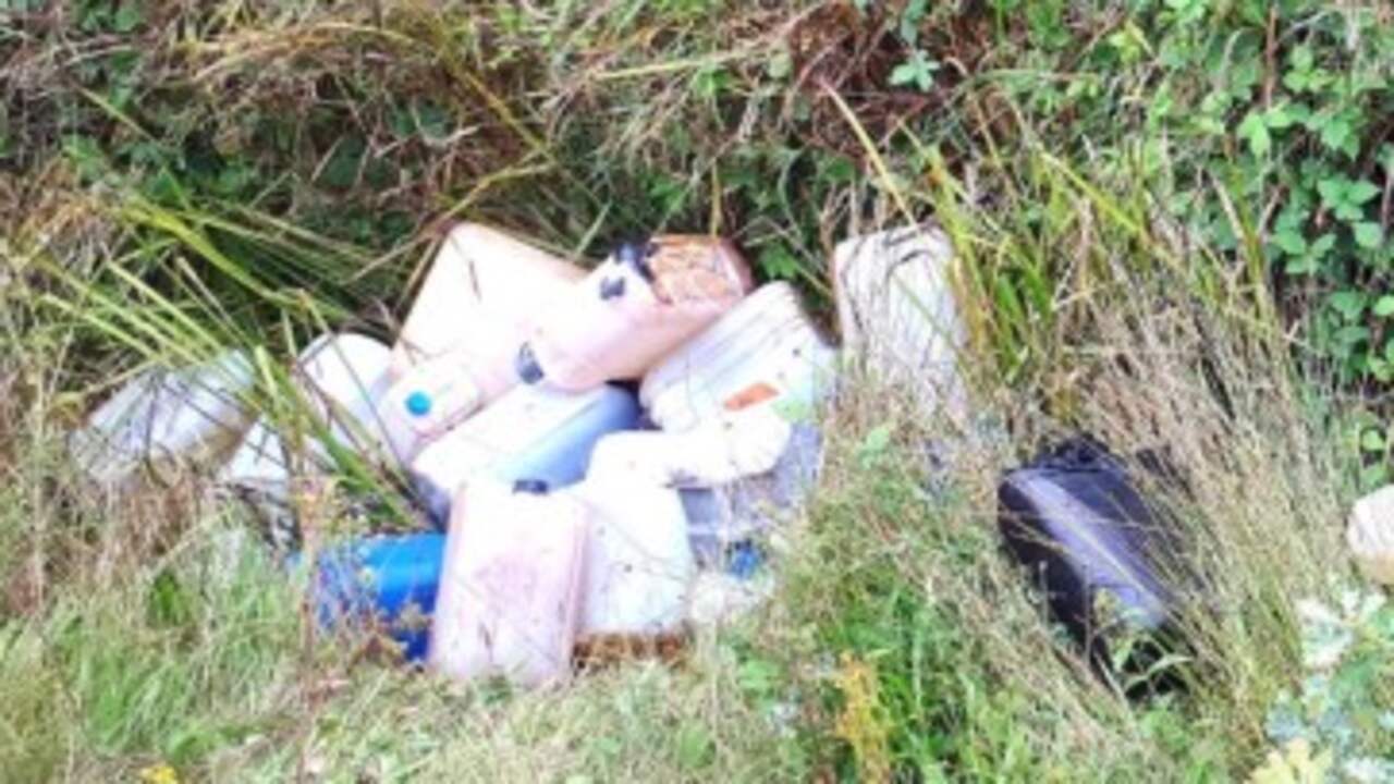 Man (32) uit Breda opgepakt voor drugsafvaldumping in Ossendrecht ... Man (32) uit Breda opgepakt voor drugsafvaldumping in Ossendrecht ...