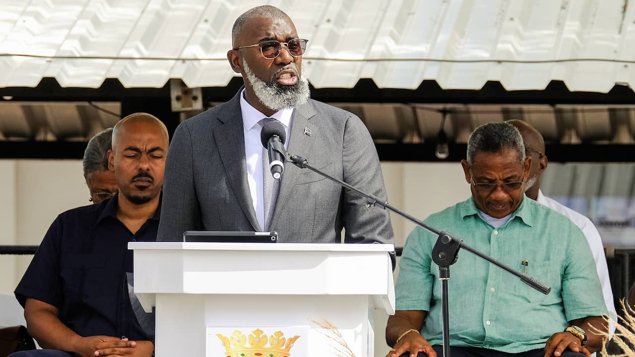 Premier én gezondheidsminister Curaçao zegt dat coronasituatie onder ...
