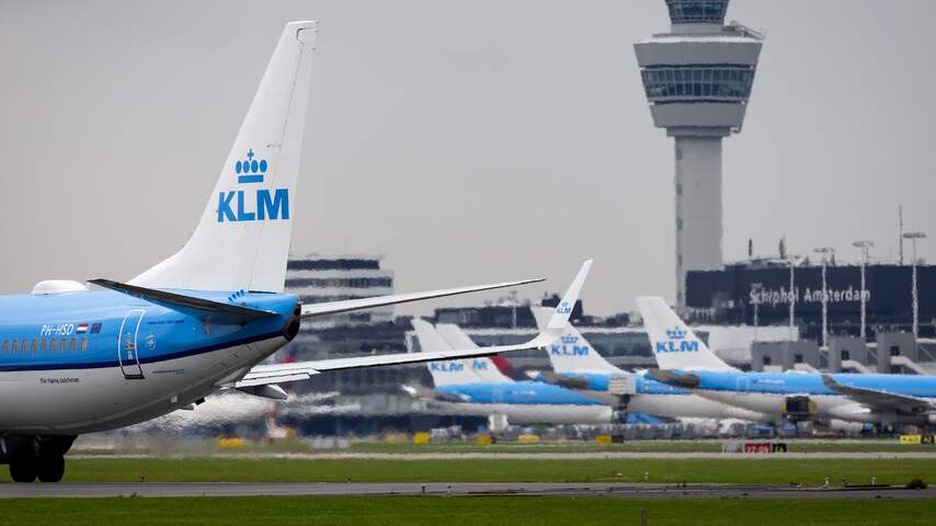 Polderbaan Schiphol maandag volledig open: zonnepanelen geen probleem ...