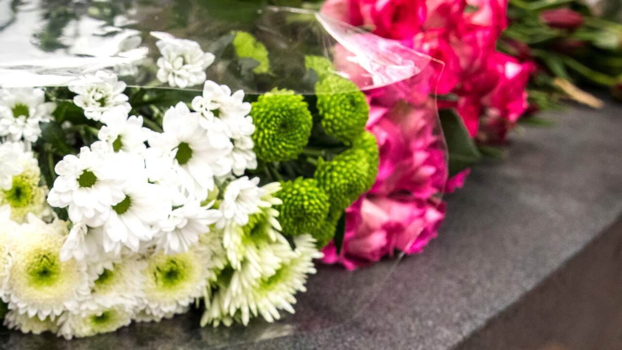 Stille tocht voor vermoorde Nabil Amzieb | Amsterdam | NU.nl