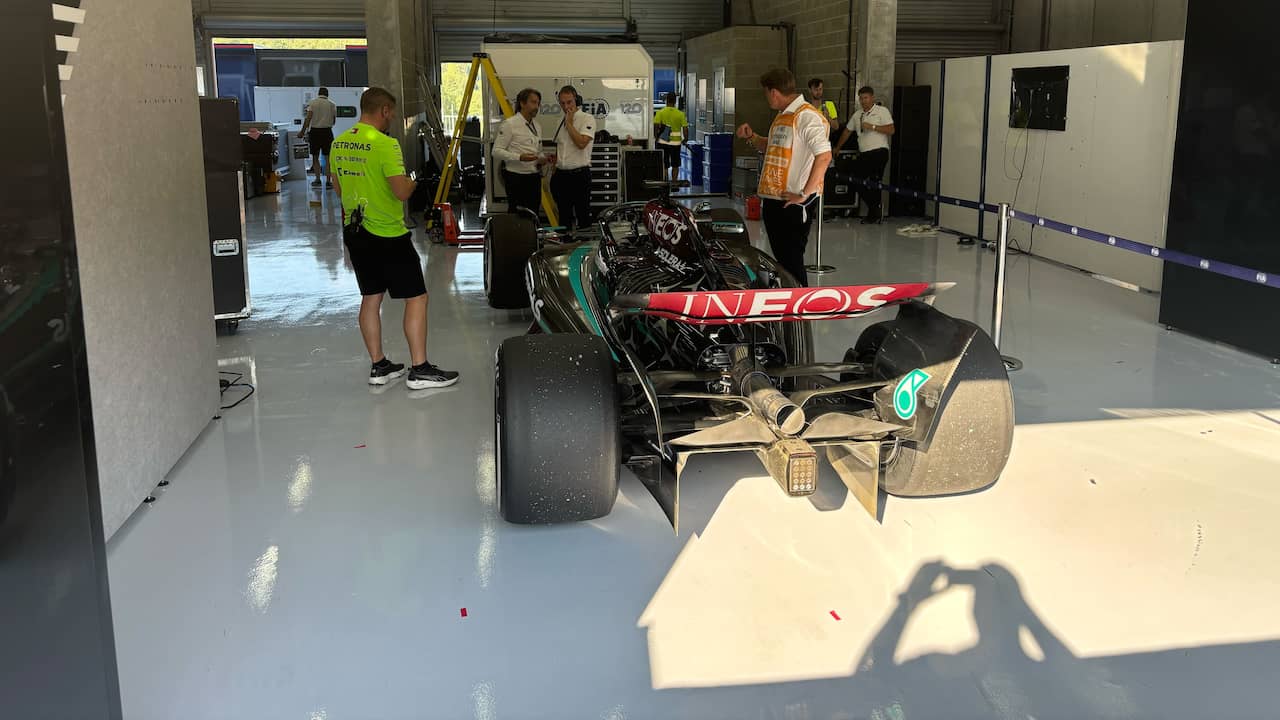 Russell raakt zege in Belgische GP kwijt wegens te lichte auto, Hamilton wint | Formule 1 | NU.nl