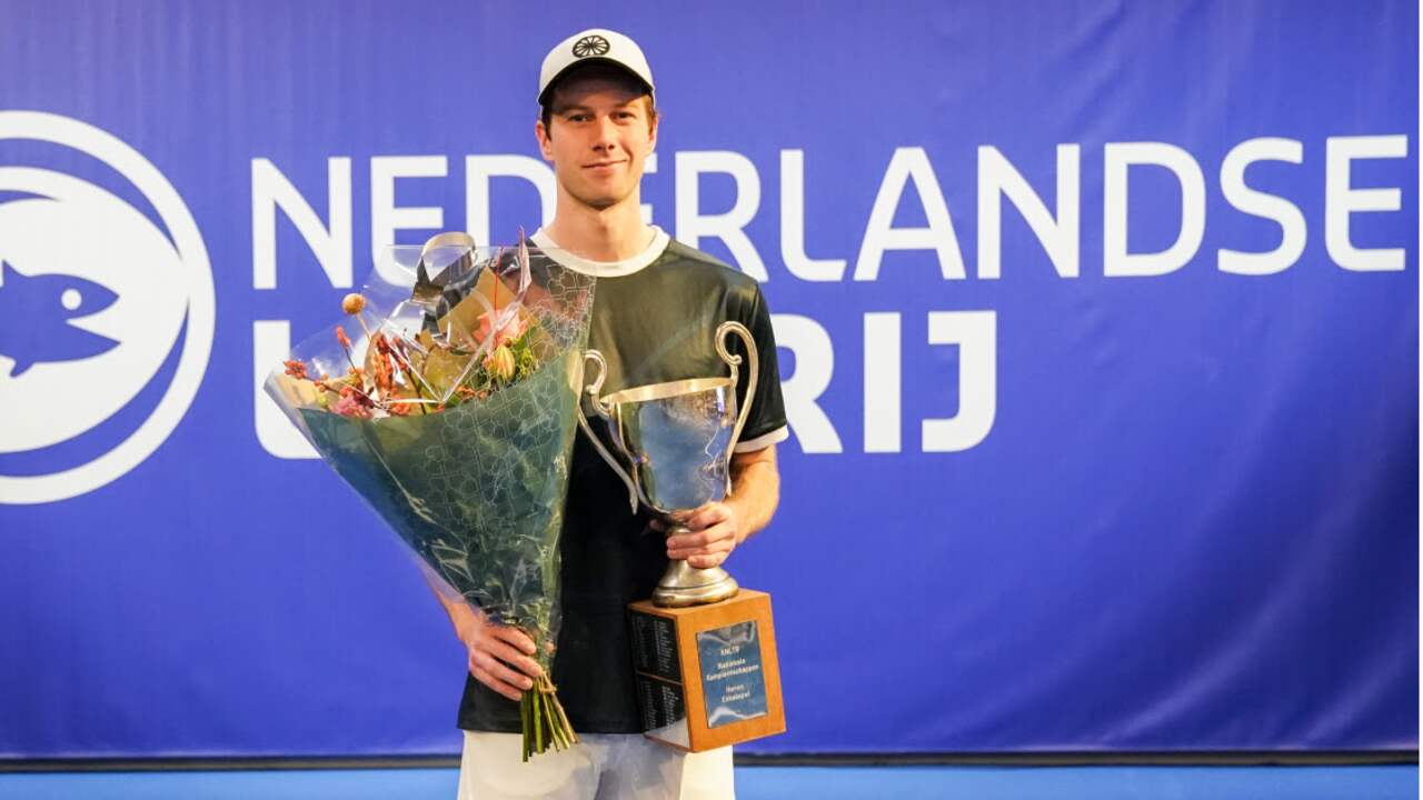 Van de Zandschulp klopt Griekspoor en verovert opnieuw Nederlandse titel | Tennis | NU.nl
