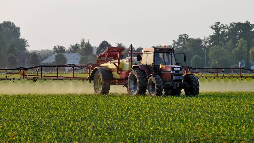 Na een jaar zijn er nog geen vergunningen voor pesticiden: 'Schandalig ...