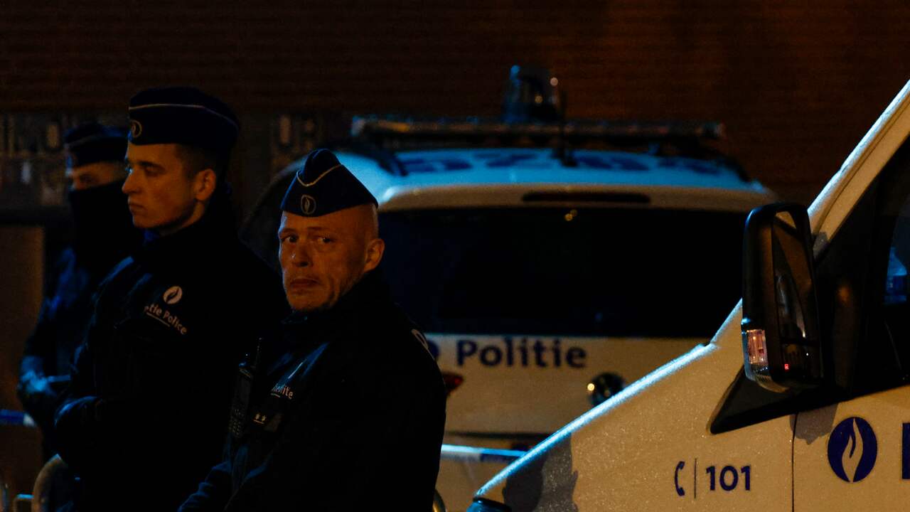Belgische politie grijpt in nadat rave ontstaat op militair terrein met ... Belgische politie grijpt in nadat rave ontstaat op militair terrein met ...