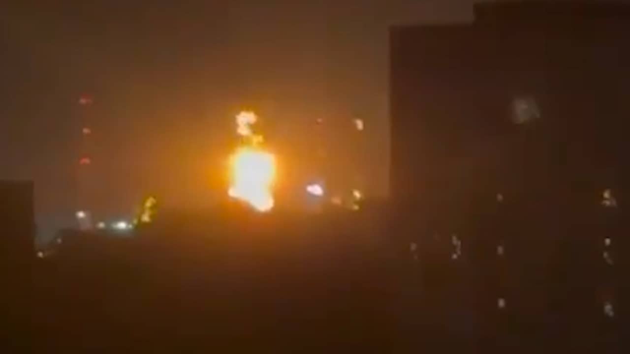 Oekraïne valt grote Russische olieraffinaderij aan met drones | Oorlog ...