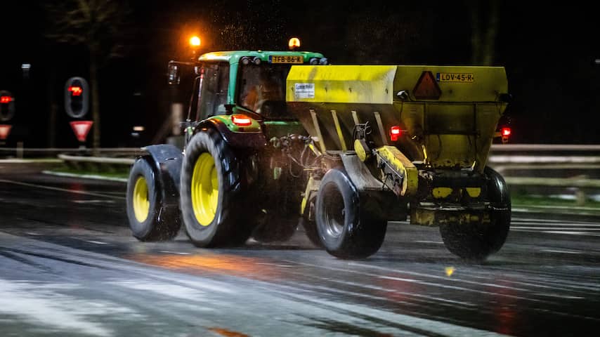 Code geel in vijf provincies vanwege 'verraderlijke gladheid ...