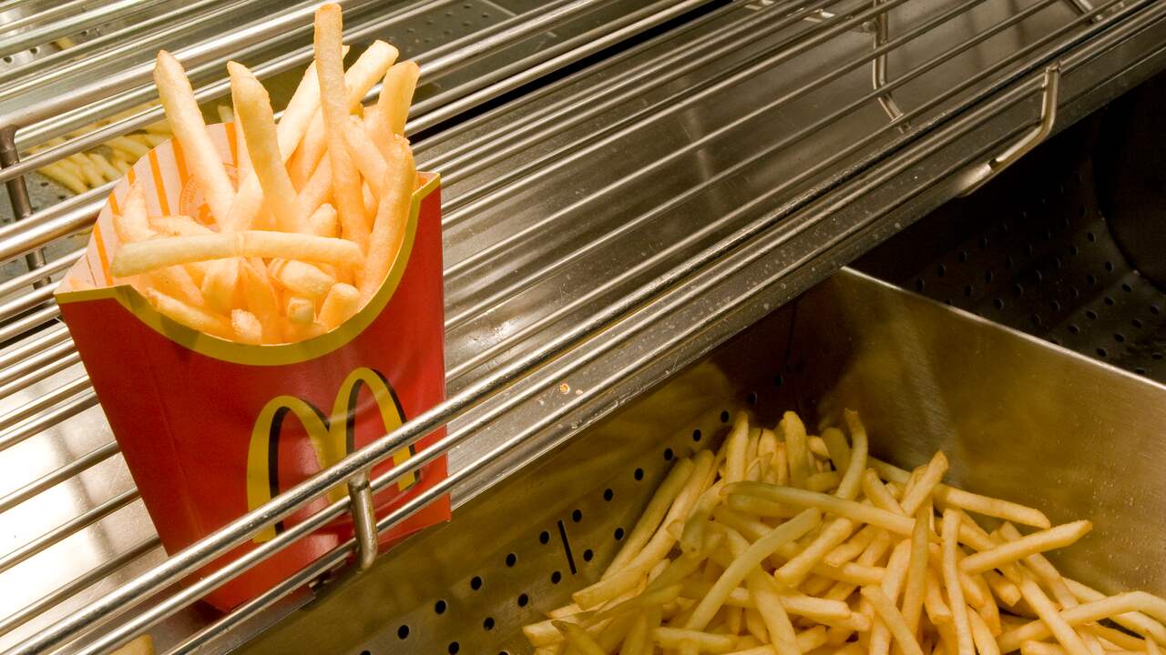 Nu ook geen grote porties friet bij McDonald's in Maleisië | Economie ...