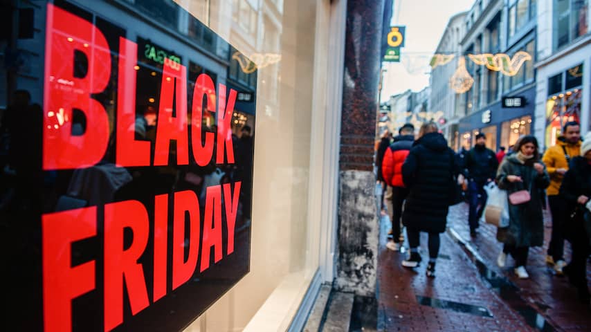 Nog steeds veel nepkortingen in aanloop naar Black Friday | Economie ...