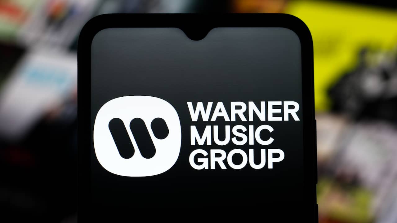 Warner Music Group schikt en sluit direct deal met AI-muziekstart-up ...