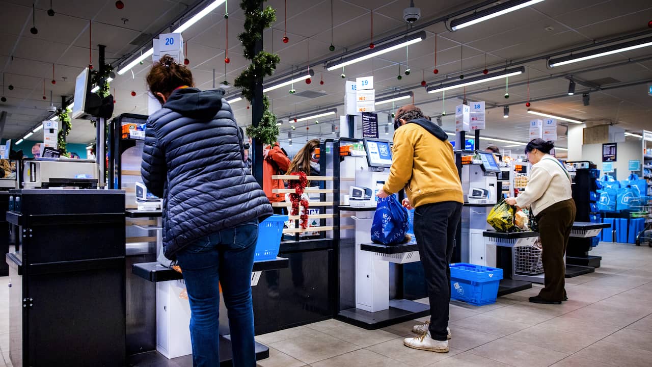 Oorlog in Midden-Oosten zal Nederlanders bijna hele jaar in portemonnee ...