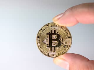 Waarde van bitcoin zakt na vijf maanden weer onder de 70.000 euro | Economie | NU.nl