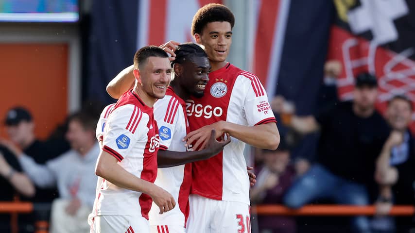 Ajax mag blijven hopen op Europees voetbal na overtuigende zege op ...