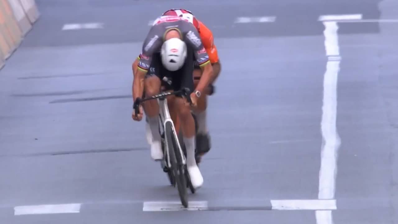 Van der Poel wint opnieuw Milaan-San Remo na titanengevecht met Pogacar ...