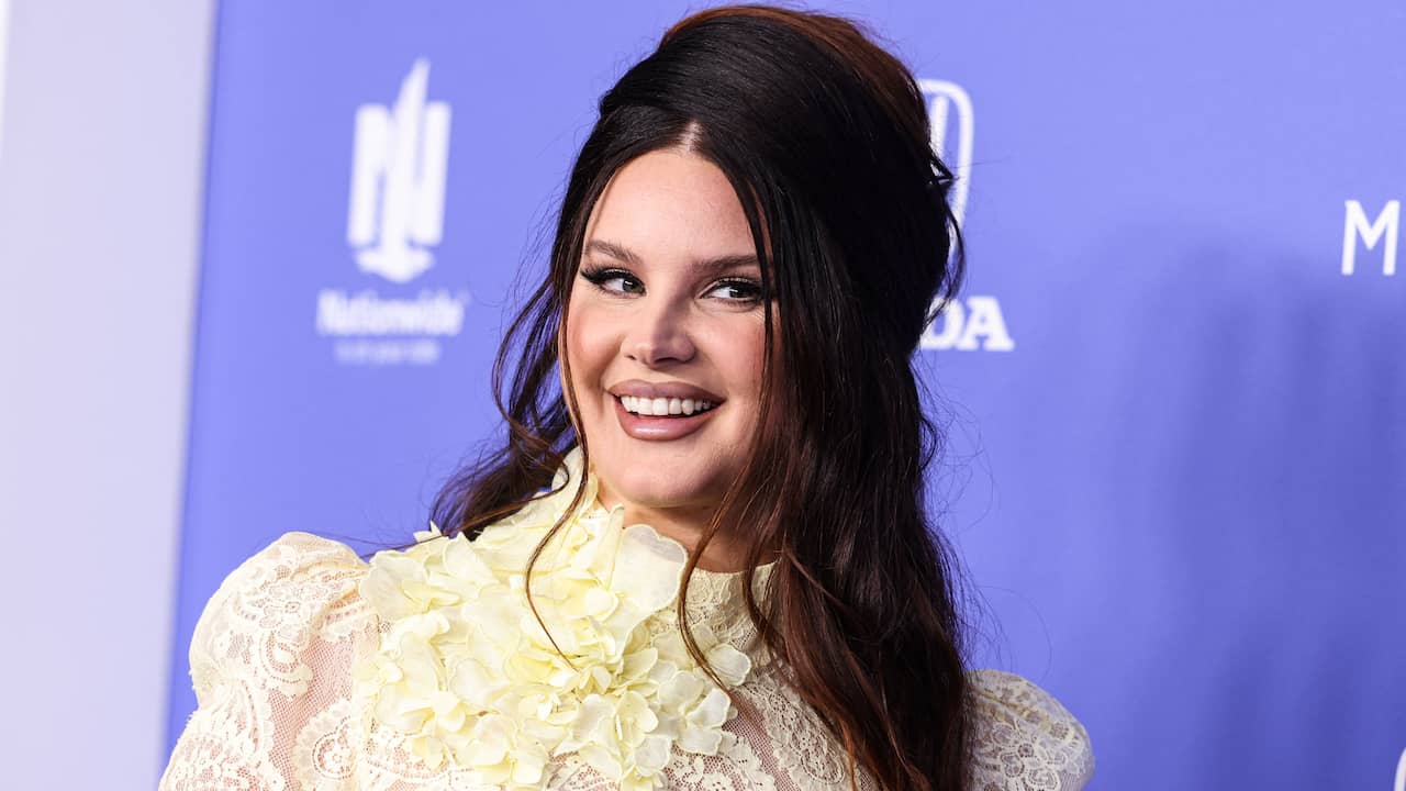 Lana Del Rey werd 'nepartiest' genoemd, maar verkoopt Ziggo Dome in een ...