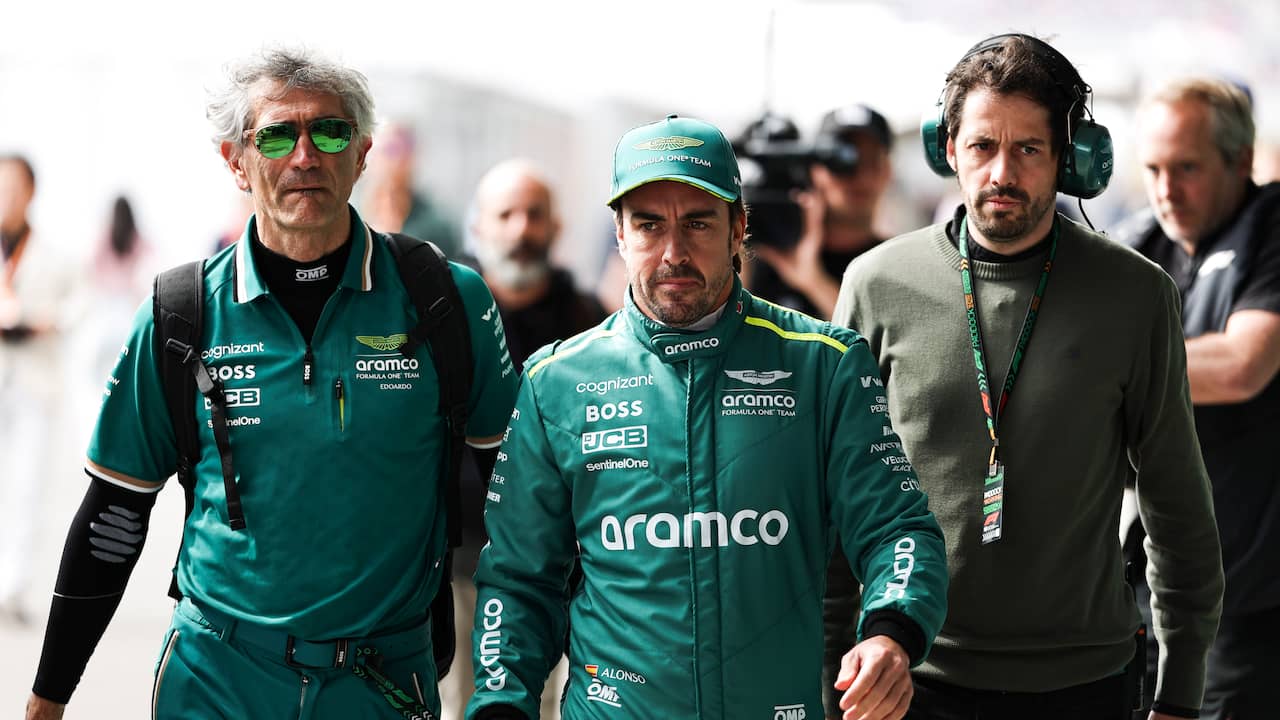 F1-coureur Fernando Alonso (42) verlengt bij Aston Martin tot eind 2026 | Formule 1 | NU.nl