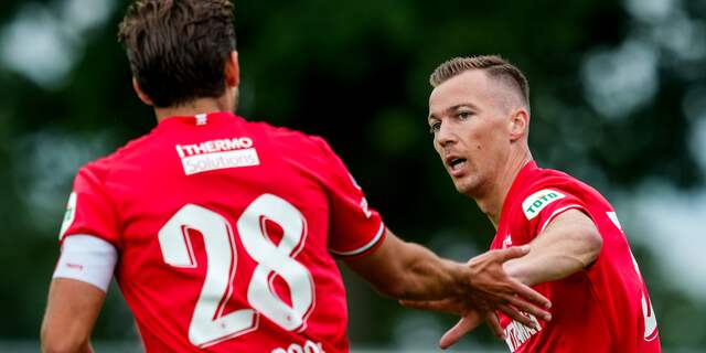 AZ start voorbereiding mede door goal Meerdink met zege, Twente scoort 14 keer | Voetbal | NU.nl