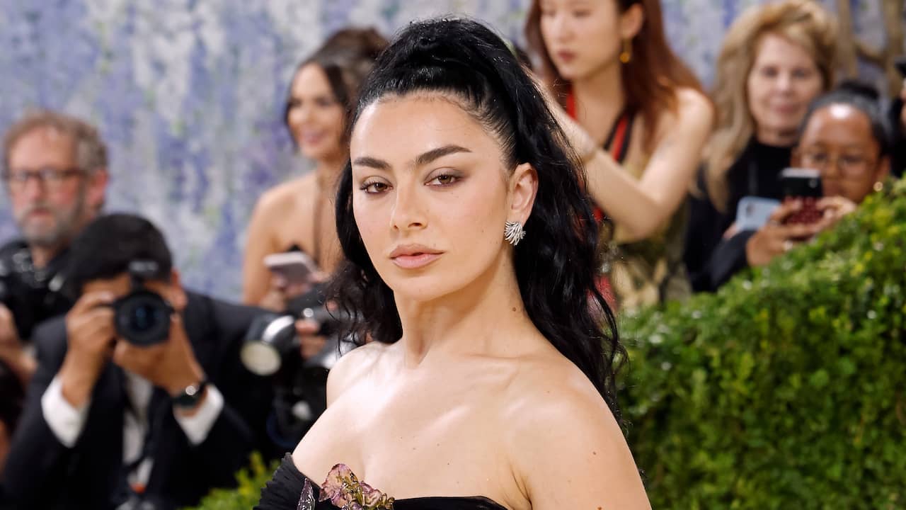 Charli xcx kondigt met teaser nieuwe single aan - NU.nl