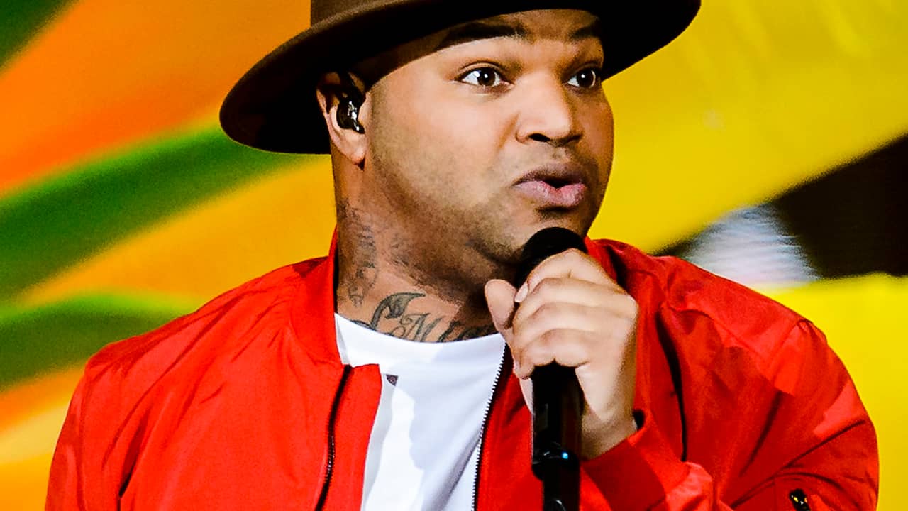 Zanger Brace en verloofde Isabella uit elkaar | Achterklap | NU.nl