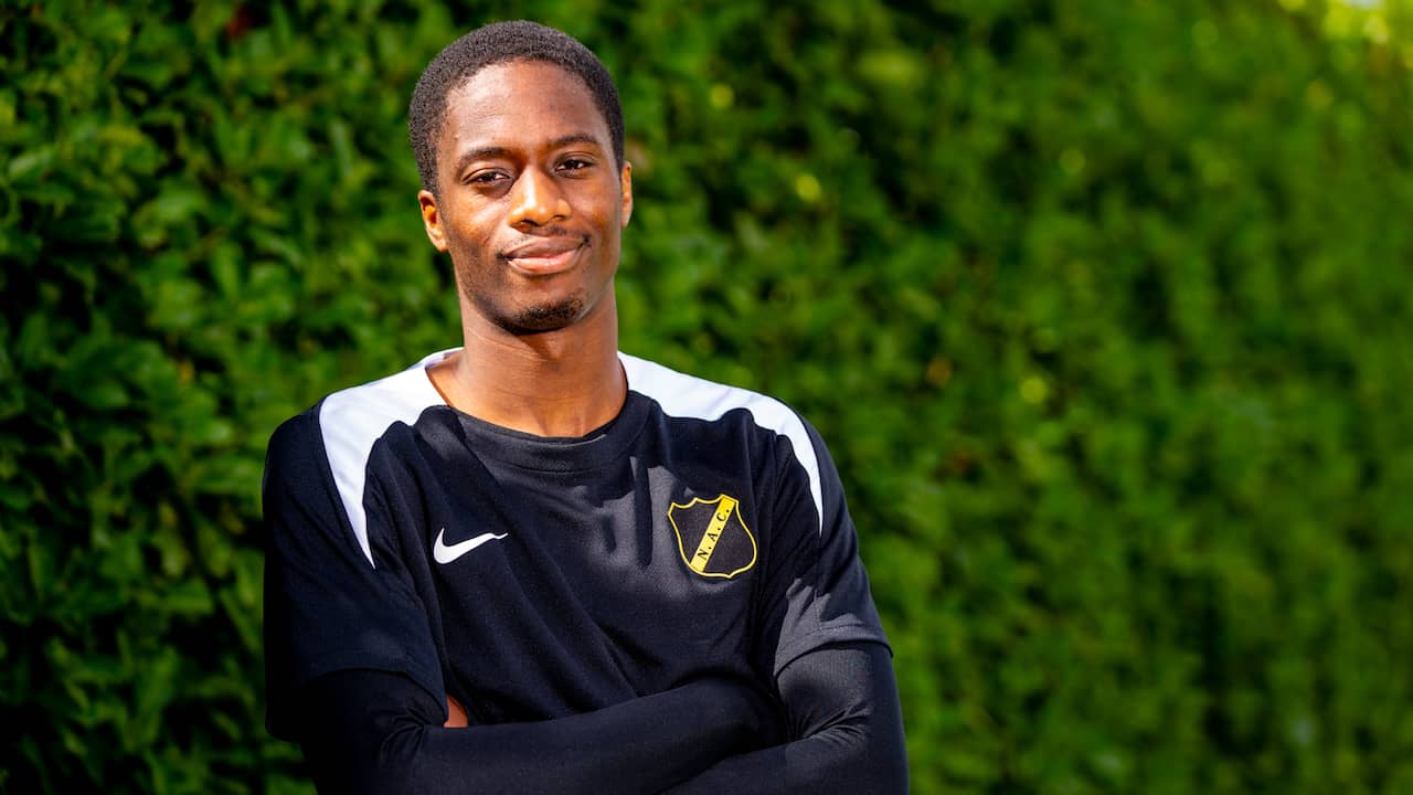 Ex-international Kongolo stopte met drank en feesten: 'Gered door God ...