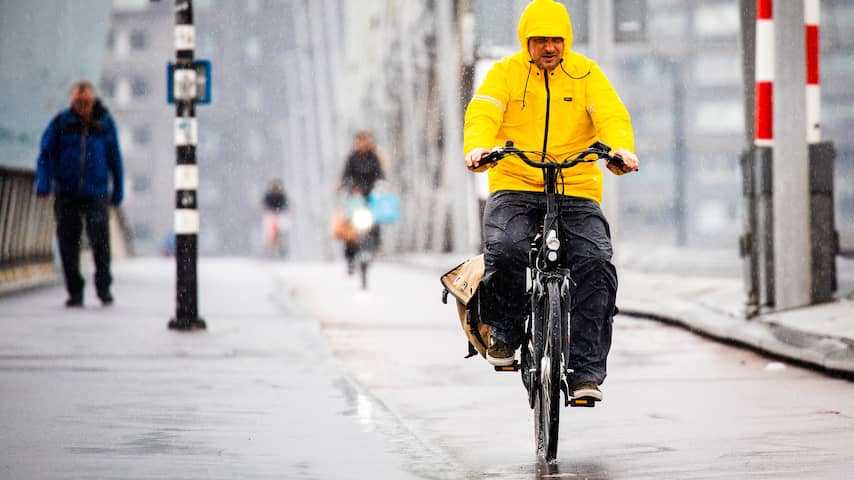 Code geel in Flevoland en Friesland vanwege wateroverlast door zware ...