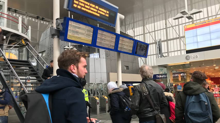 Code rood voor grote delen Nederland vanwege westerstorm | Binnenland ...