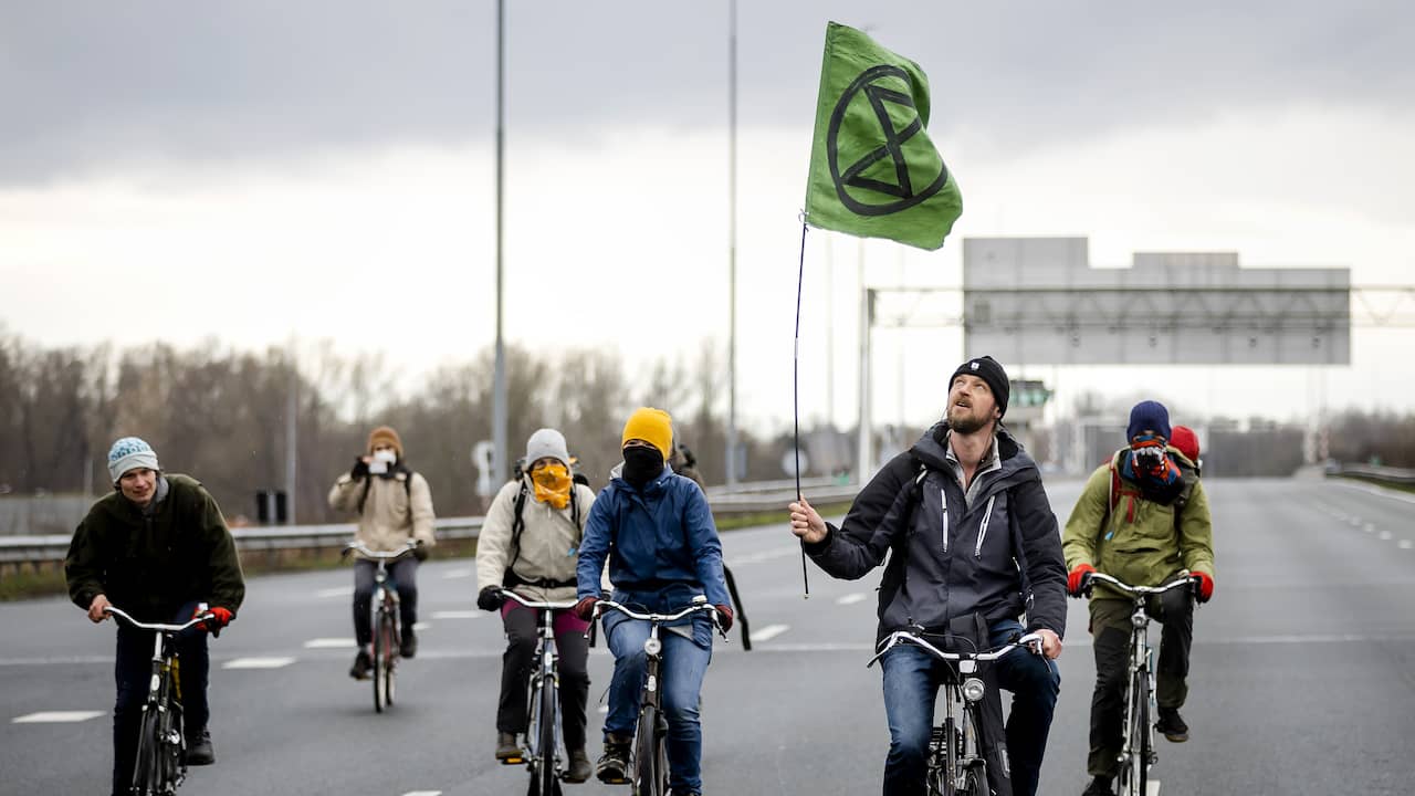 Zo ziet radicaal-links eruit: 'Deelt kenmerken met radicaal-rechts ...