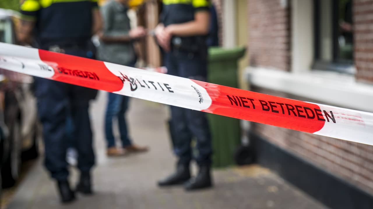 Politie gaat uit van misdrijf bij in auto gevonden lichaam Enschede | Binnenland | NU.nl