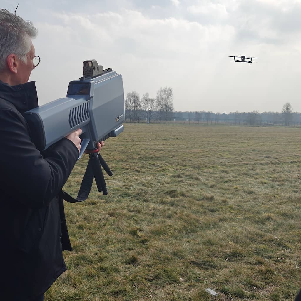 NAVO-lidstaten zoeken in Nederland antwoord op luchtaanval met drones ...