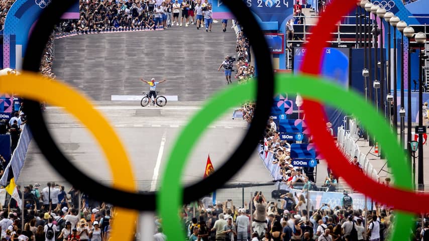 Van der Poel grijpt naast medaille in olympische wegwedstrijd, goud ...