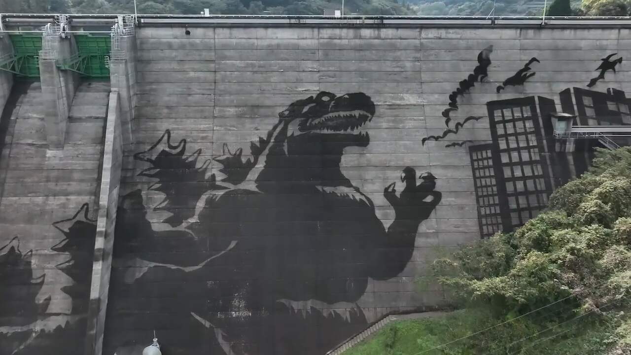 Godzilla verrijst op Japanse dam na schoonmaakbeurt | NU.nl
