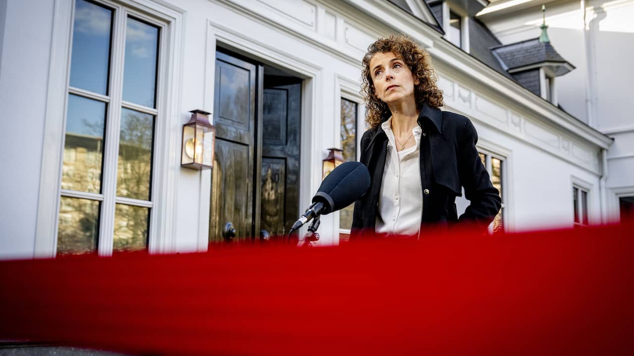 Kabinet trekt honderden miljoenen uit om industrie te helpen met ... Kabinet trekt honderden miljoenen uit om industrie te helpen met ...