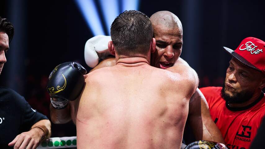 De mooiste foto's van het gevecht tussen Verhoeven en Rigters | Sport ...