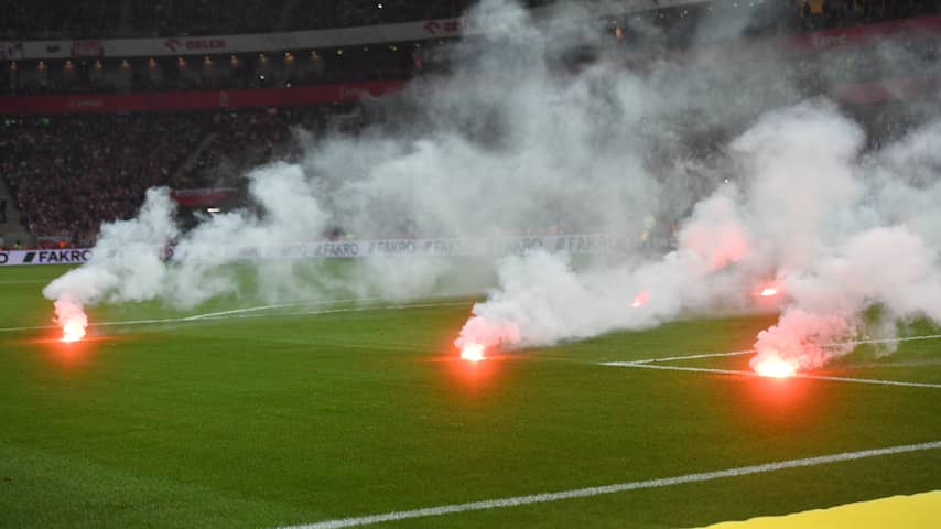 Poolse hooligans legden duel Oranje stil uit protest na inbeslagname ...