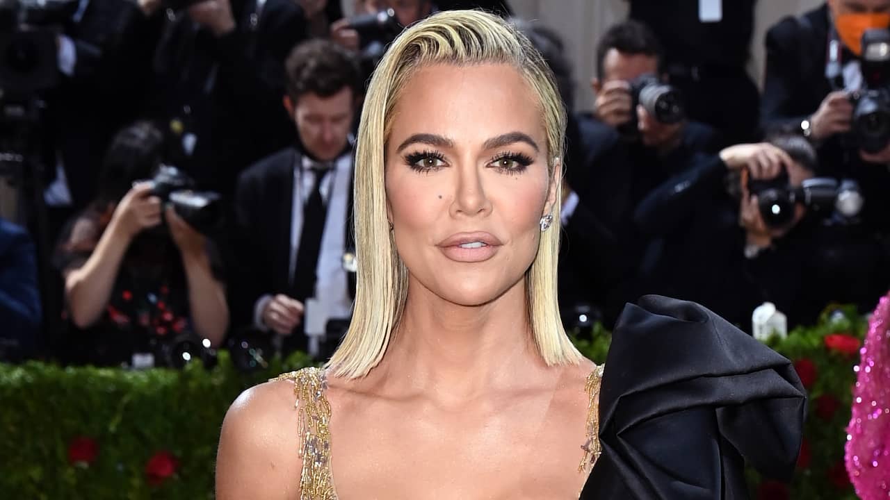 Khloé Kardashian bouwt band met via draagmoeder geboren zoon moeilijker ...