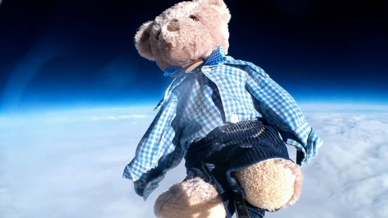 Knuffelbeer vermist na lancering naar de ruimte door Britse scholieren ...