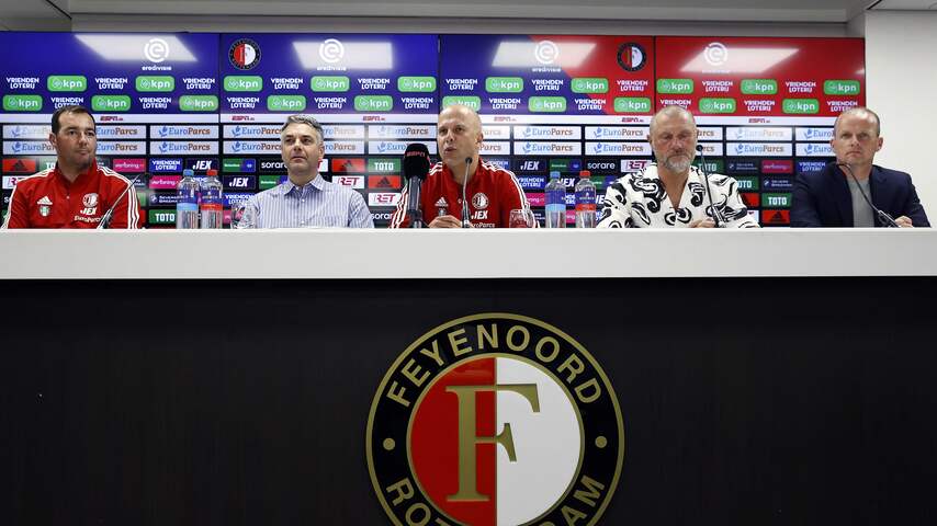 Slot geniet na nat pak van titel met Feyenoord: 'Was niet de leukste ...