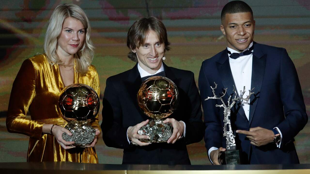 Modric draagt Gouden Bal op aan 'spelers als Xavi, Iniesta en Sneijder ...