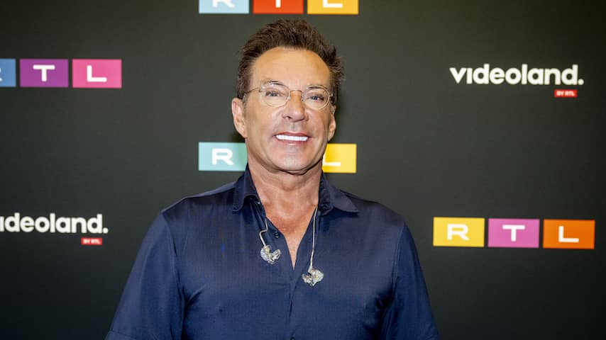 Gerard Joling in het gips vanwege gescheurde achillespees | Achterklap ...