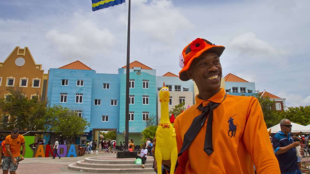 Koningsdag ook groot op Curaçao: 'Wordt tijd dat de koning het hier ...