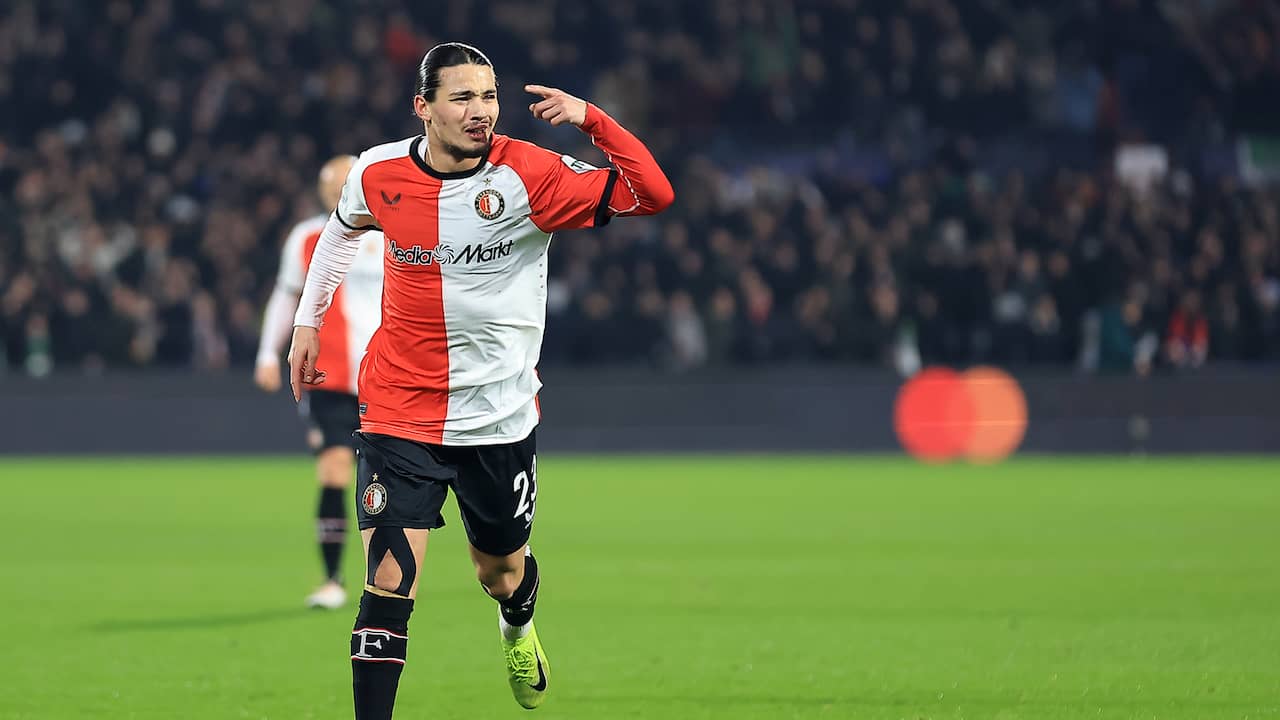 Hadj Moussa imponeert weer bij Feyenoord met goal à la Robben: 'Wereldklasse' | Voetbal | NU.nl