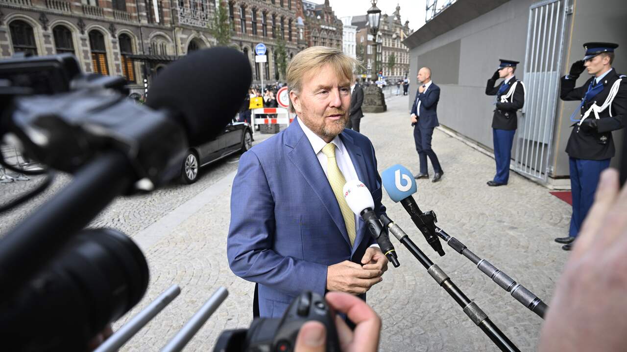 Koning over NSDAP-kaart Bernhard: 'Ook mindere kant verleden onder ogen zien' | Koningshuis | NU.nl