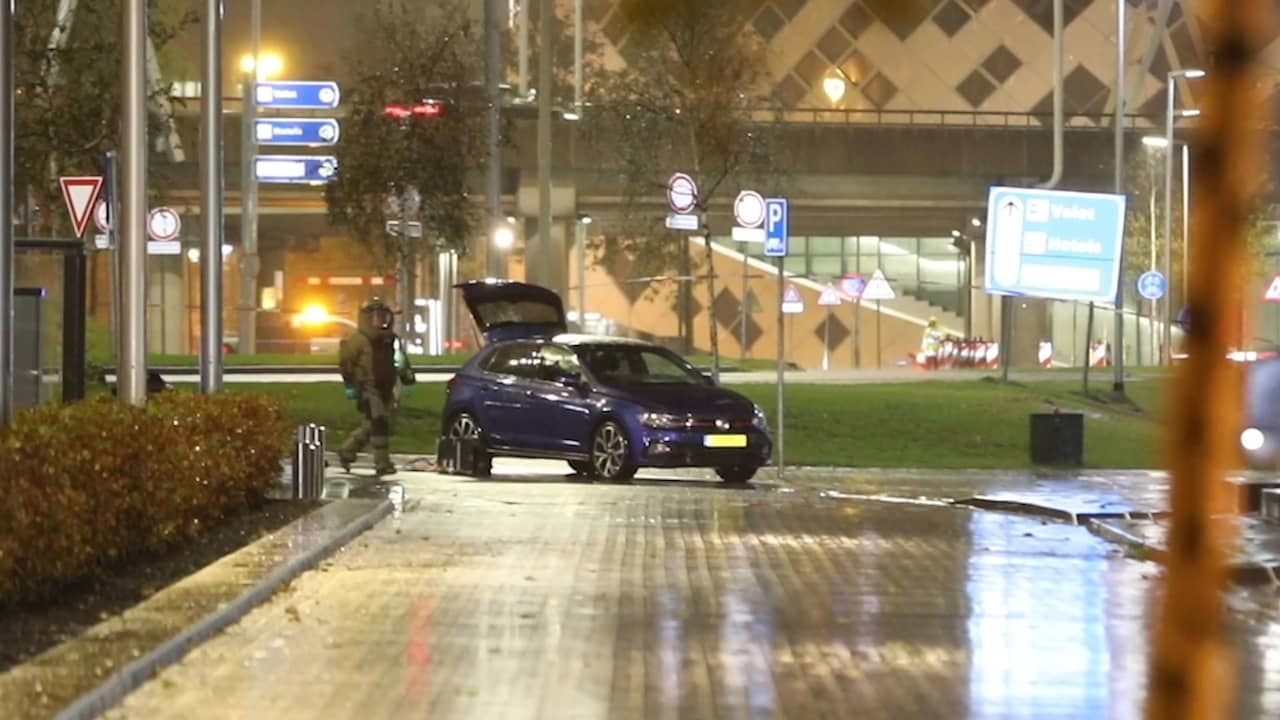 EOD op Schiphol bij auto met explosieve stof voor vermoedelijk plofkraak | NU.nl