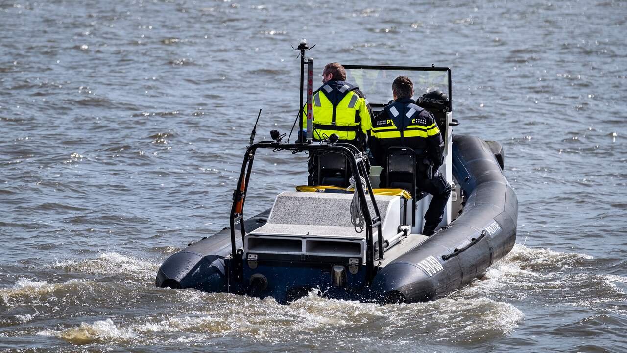 Dode en zwaargewonde door explosie op vissersboot in Dordrecht ... Dode en zwaargewonde door explosie op vissersboot in Dordrecht ...