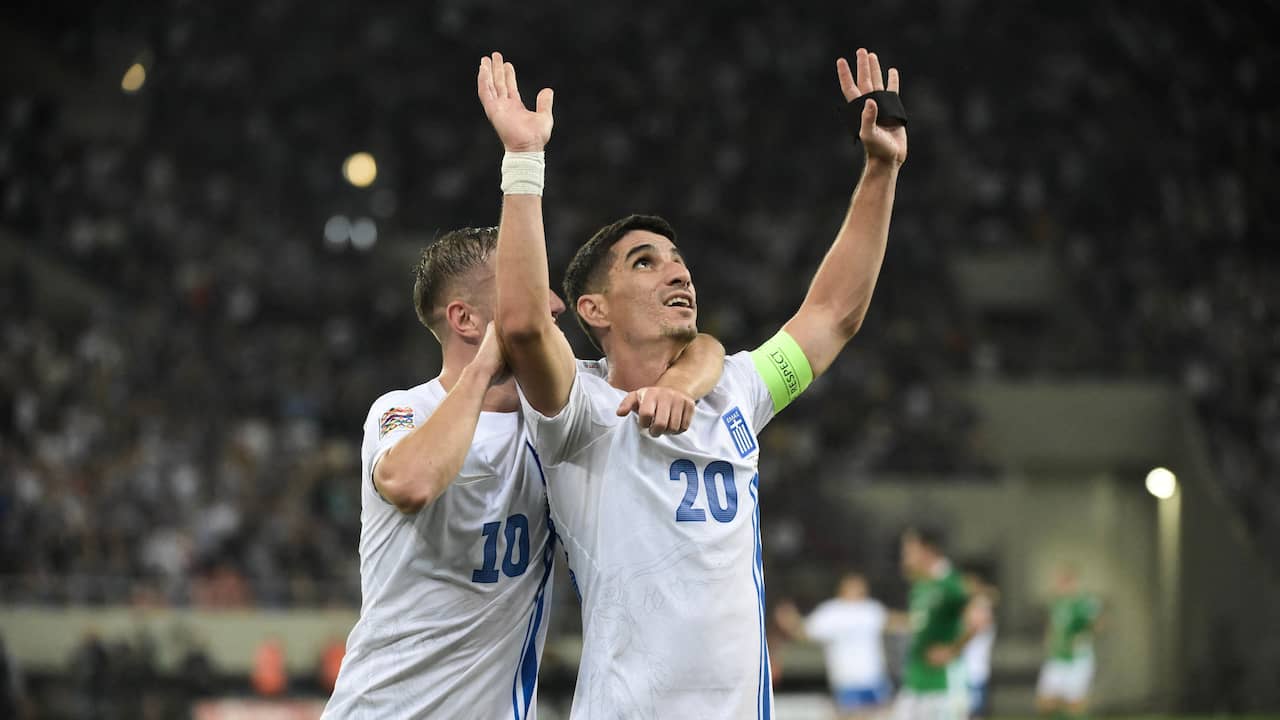 Griekenland straft enorme blunder Ierse keeper op emotionele avond af ...