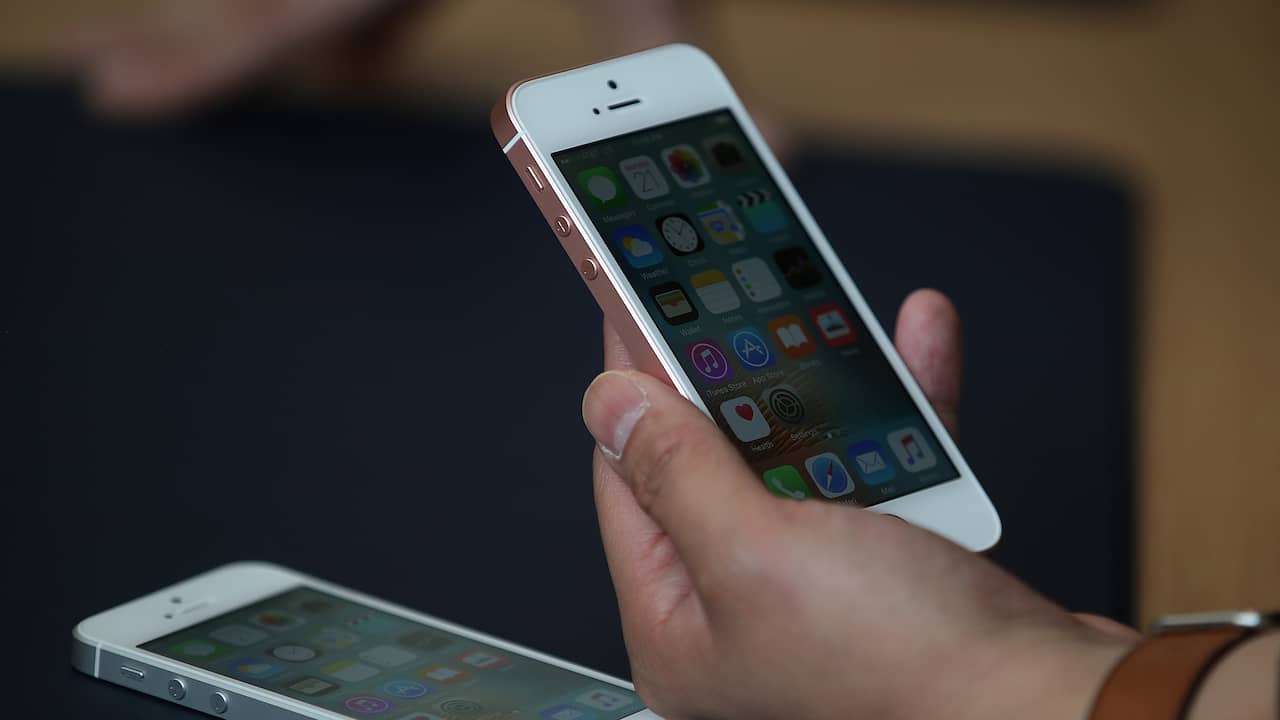 Apple brengt onverwachte update uit voor oudere iPhones | Tweakers | NU.nl