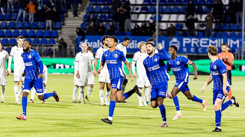 Live KNVB-beker | Katwijk-keeper juicht te vroeg tegen Vitesse en duikt ...